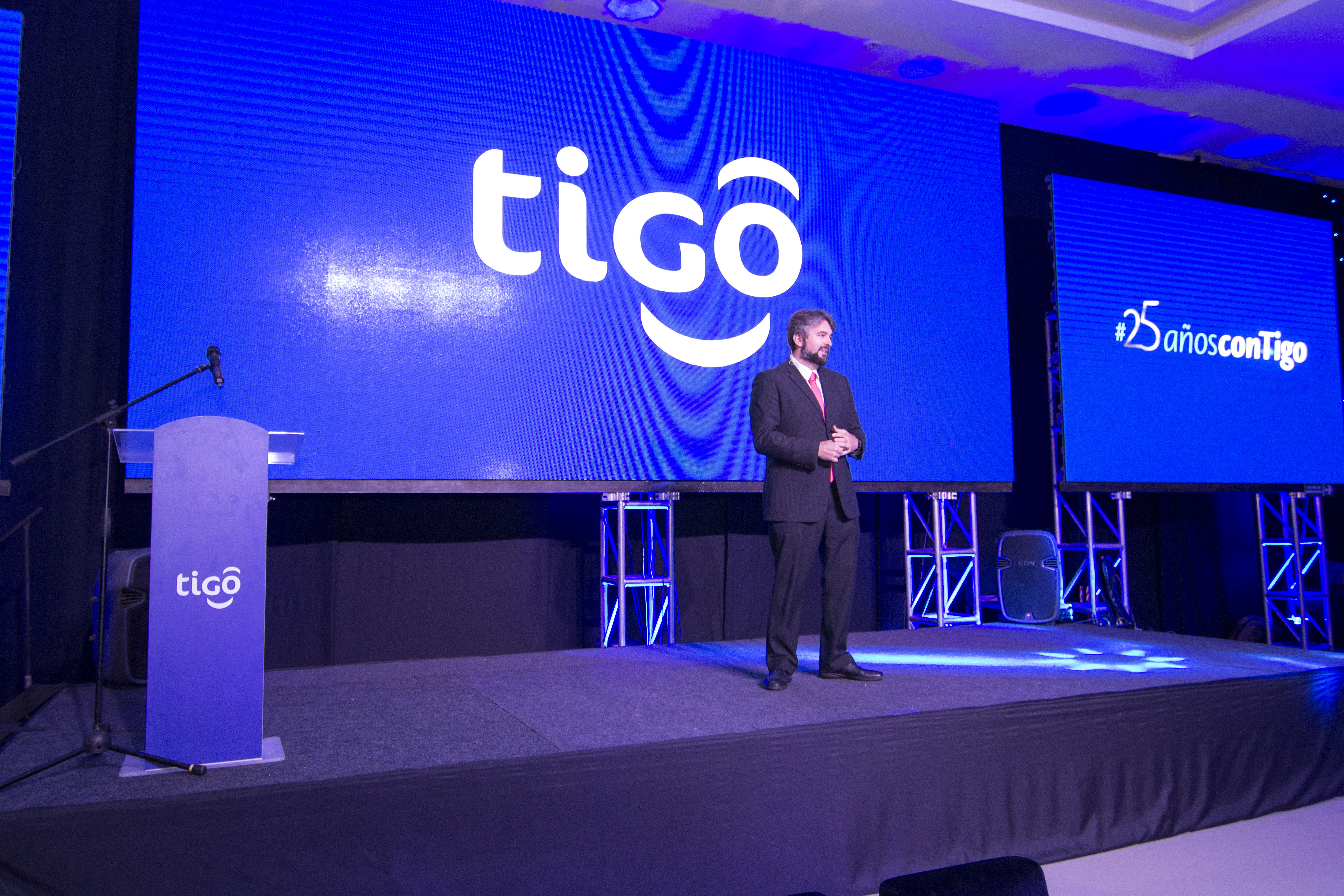 Tigo brindó por sus 25 años en Paraguay – Revista PLUS
