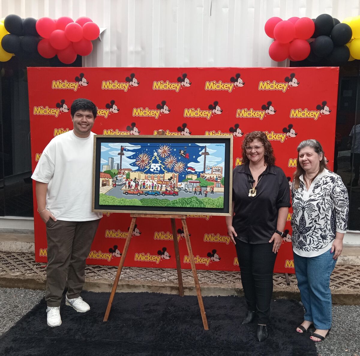 Mickey SRL celebra sus 55 años en la industria con sabores y mural que ...